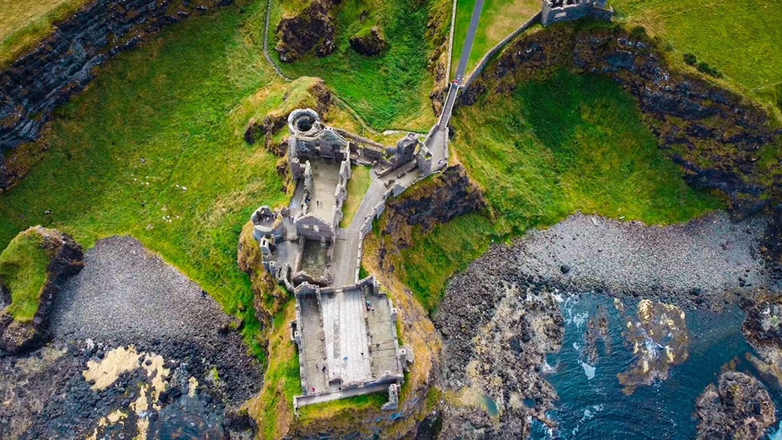 Dunluce Castle Guide: History, Parking, Tickets