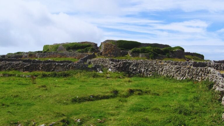Inis Meain (Inishmaan) Guide: What To Do, How To Get To, Tour