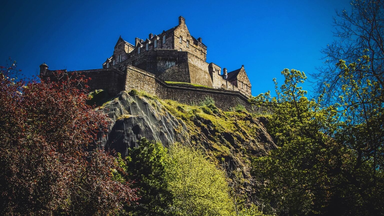 Edinburgh Castle Guide: History, Things To Do & Useful Info