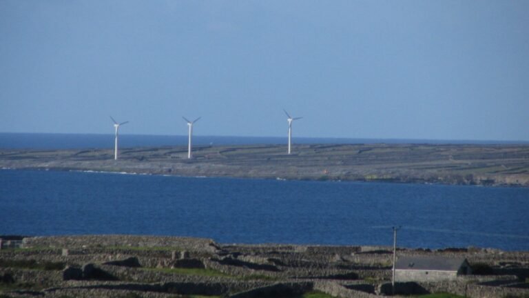 Inis Meain (Inishmaan) Guide: What To Do, How To Get To, Tour