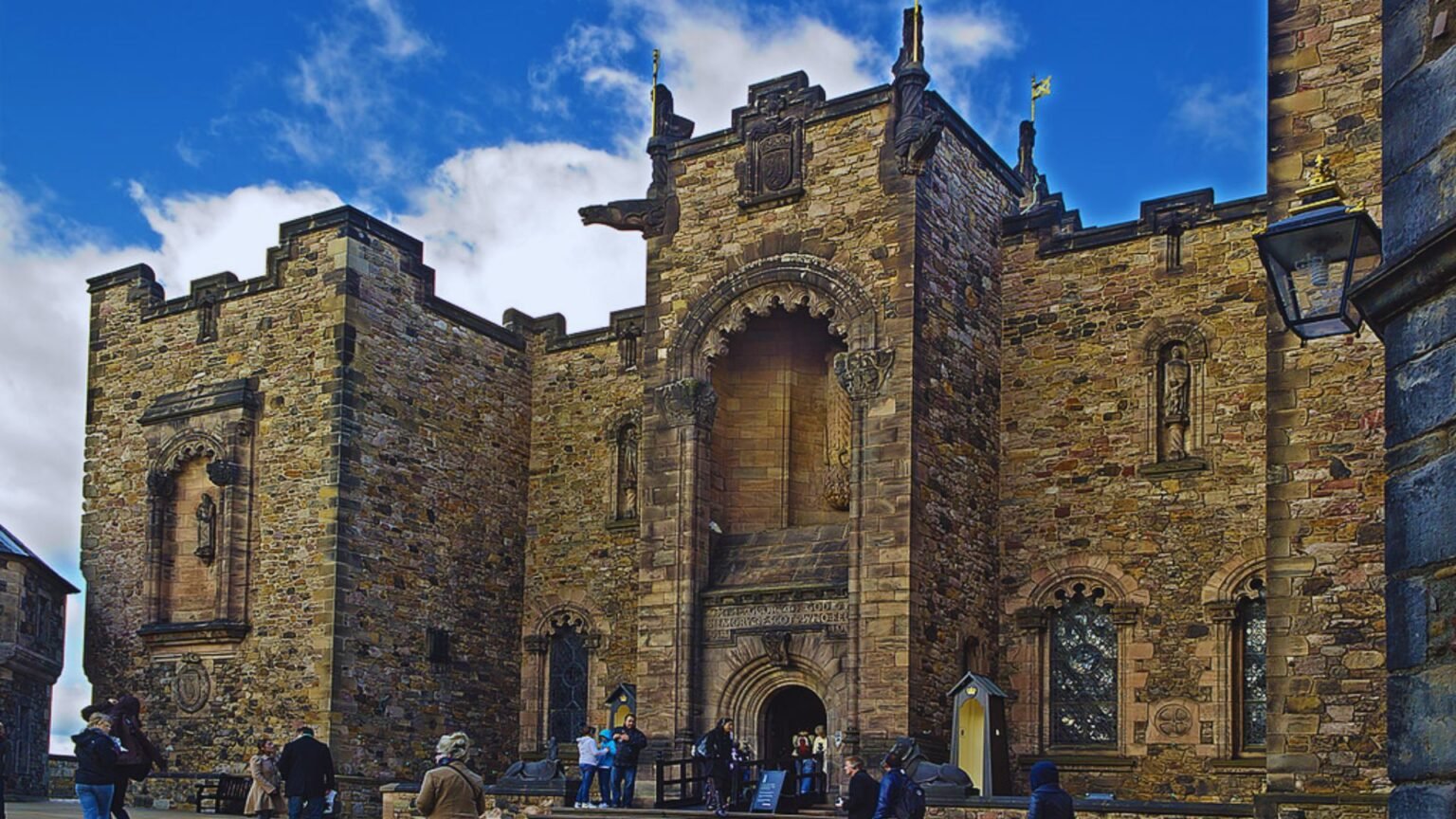 Edinburgh Castle Guide: History, Things To Do & Useful Info