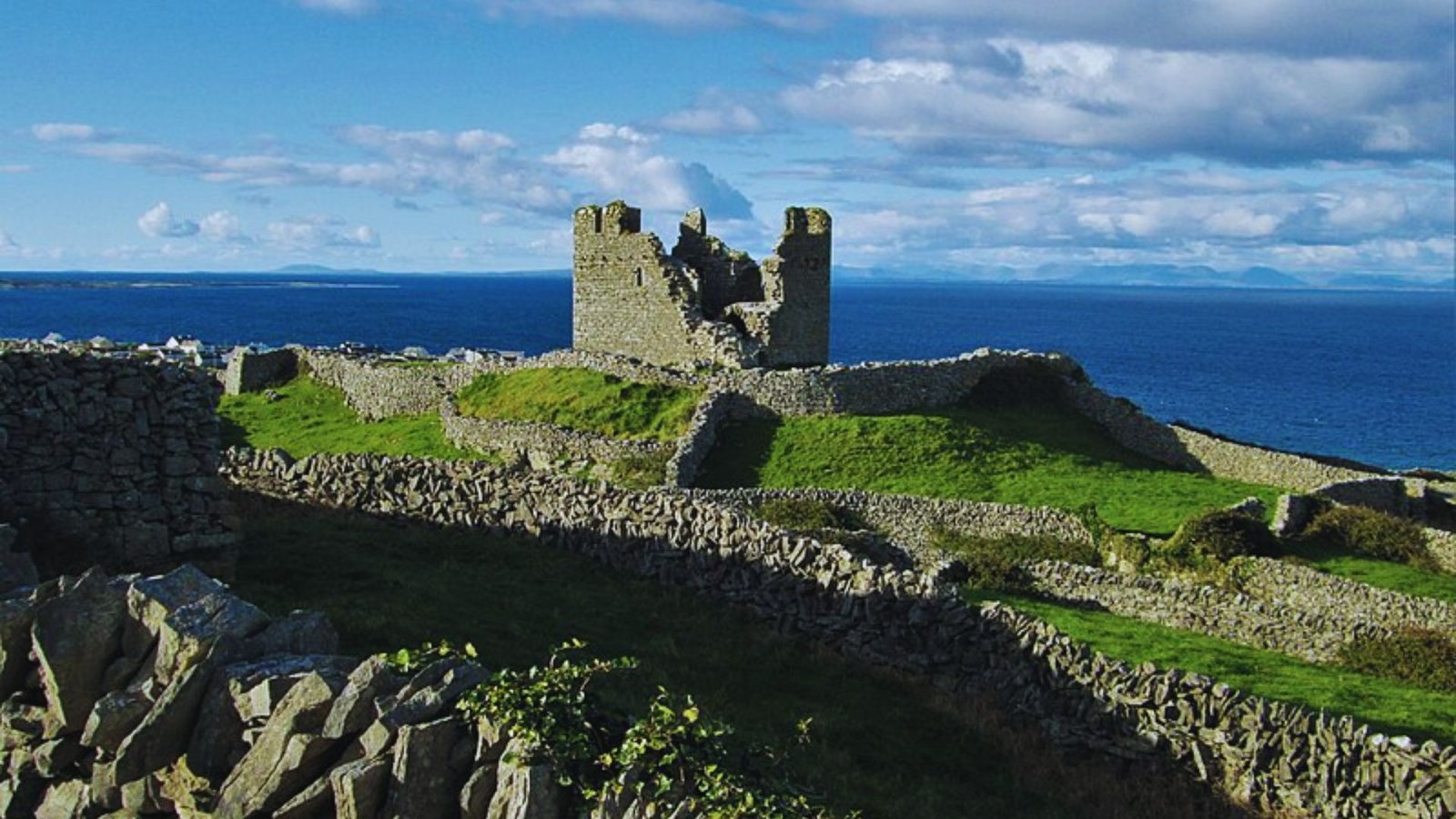 What To Do On Inisheer (Inis Oirr) Aran Islands + Tours